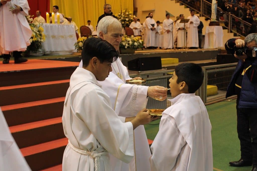 Descubra todo sobre el sacramento de la PRIMERA COMUNIÓN aquí