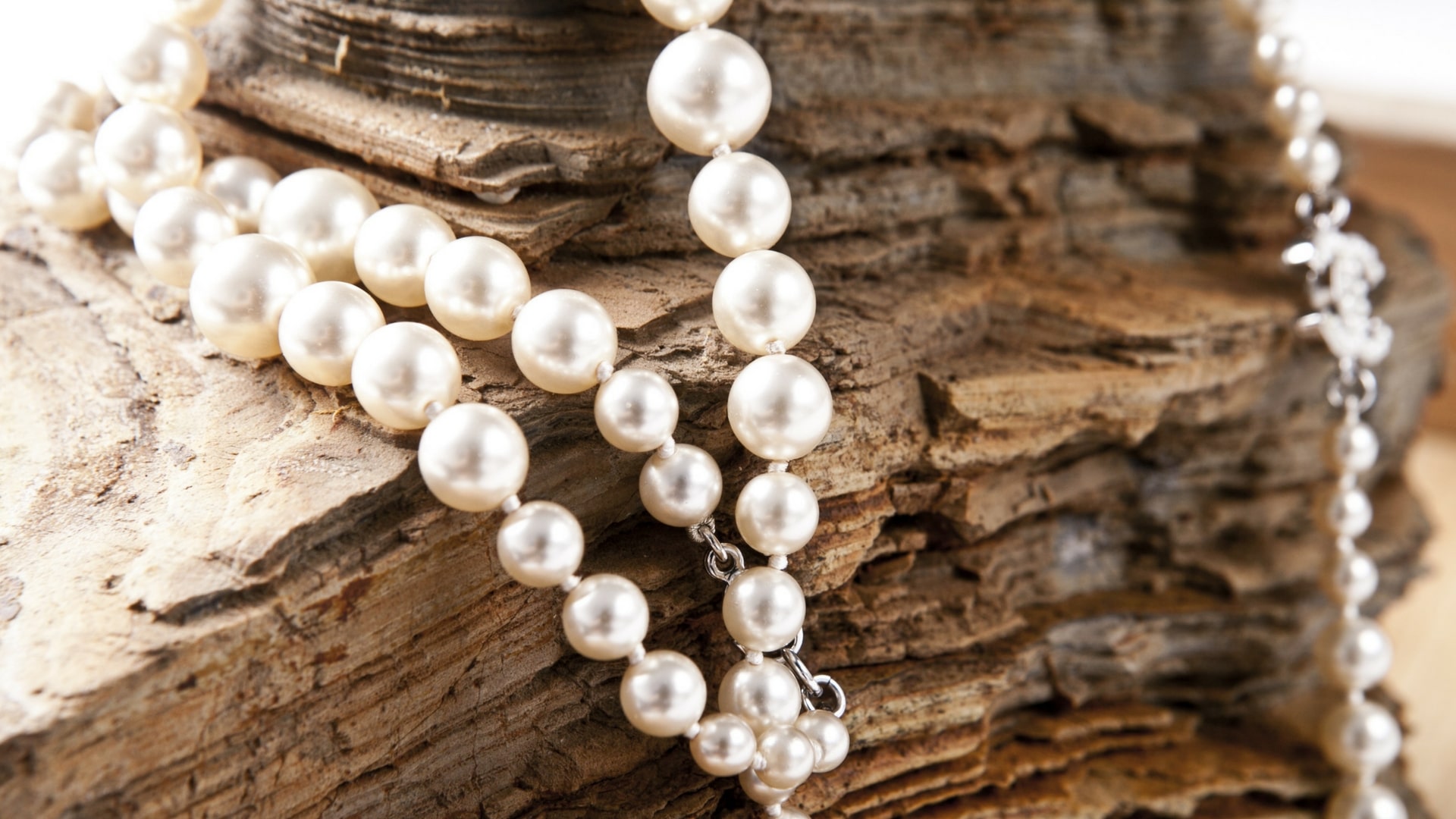 CONOCE LA PARÁBOLA DE LA PERLA DEL GRAN PRECIO